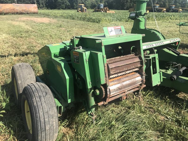 John Deere Hay Chopper Model: 3970, SN: E30970X985846 w/ Head & Controller