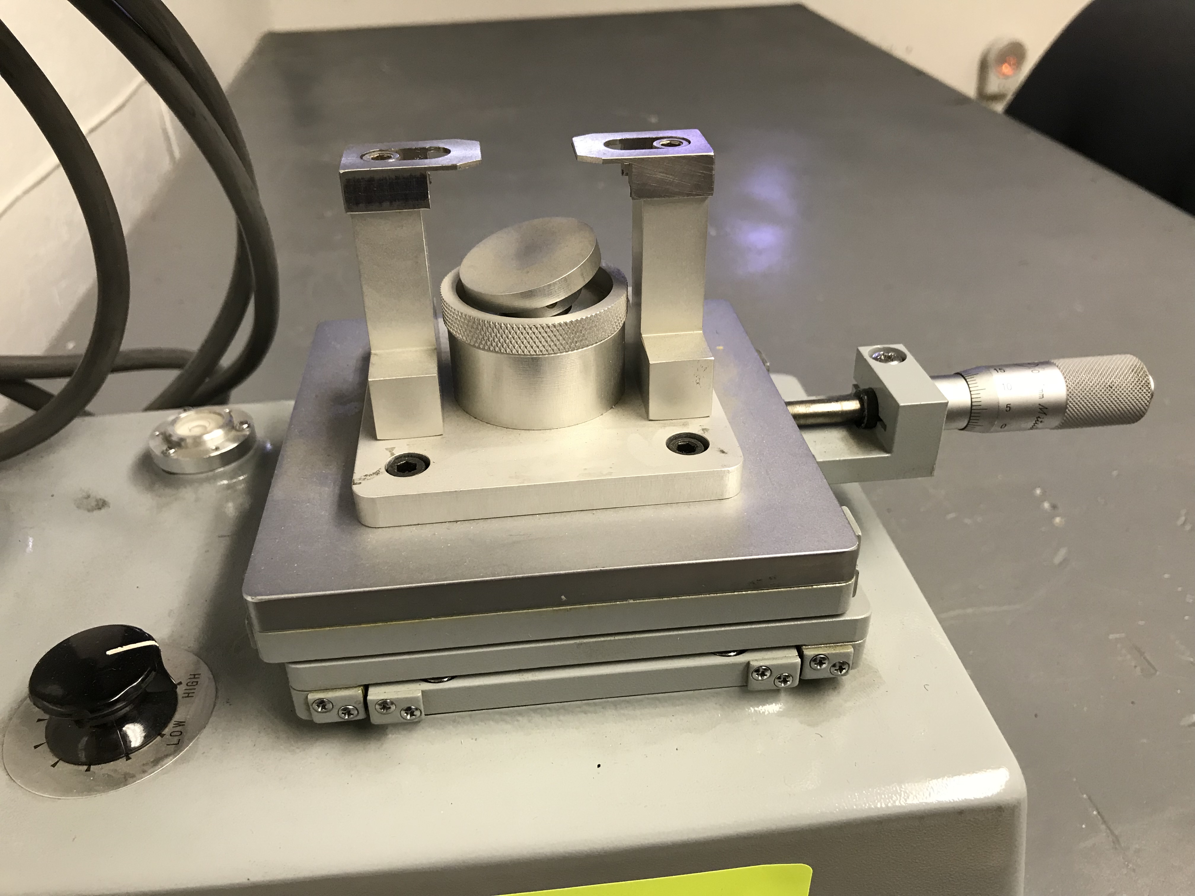 [LOT] Shimadzu micro hardness tester type M