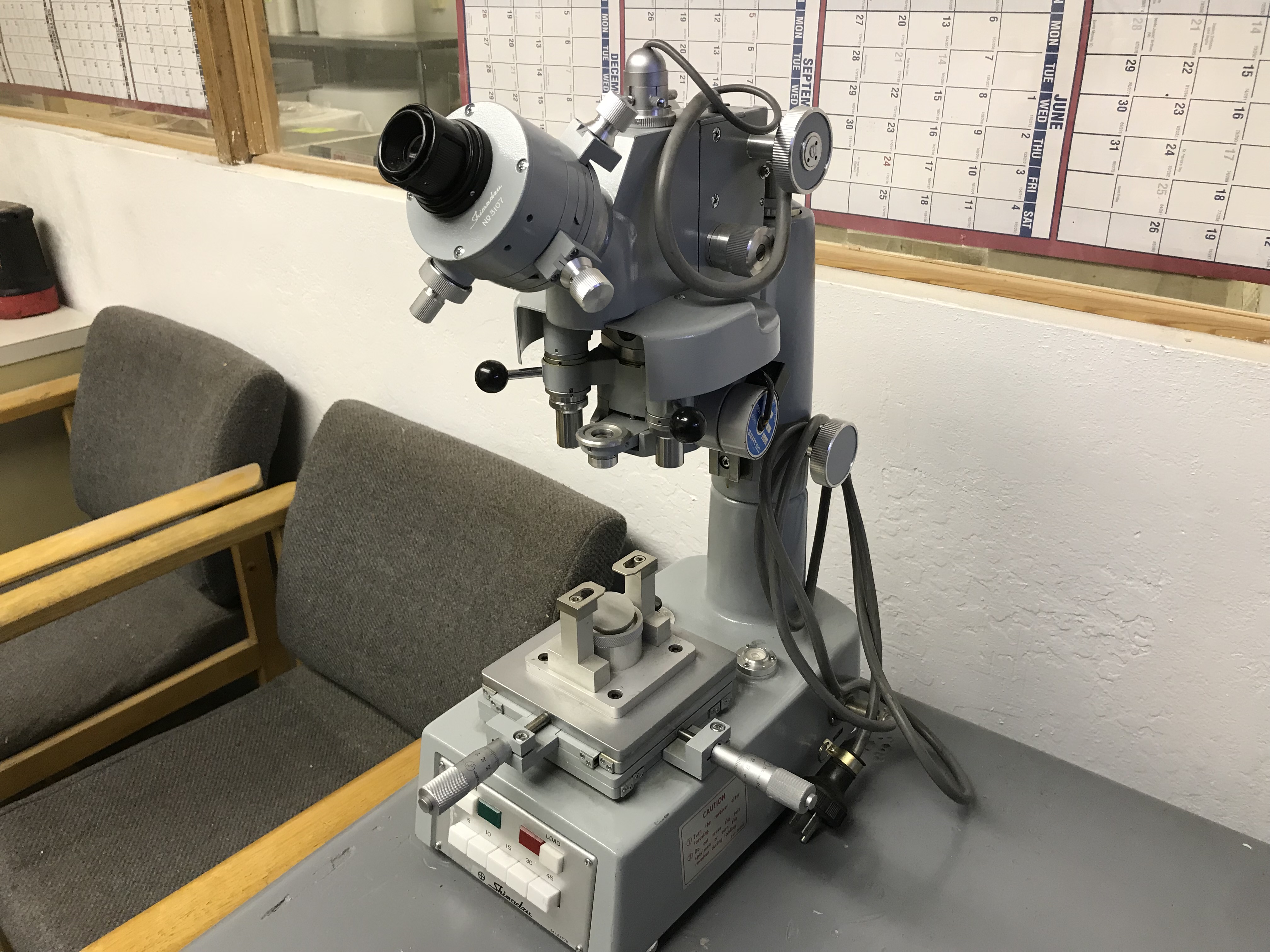 [LOT] Shimadzu micro hardness tester type M