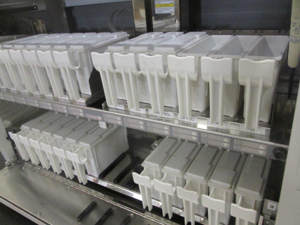 Sakura Tissue Tek DRS 2000 Slide Stainer Make: Sakura Model: DRS 2000A ...