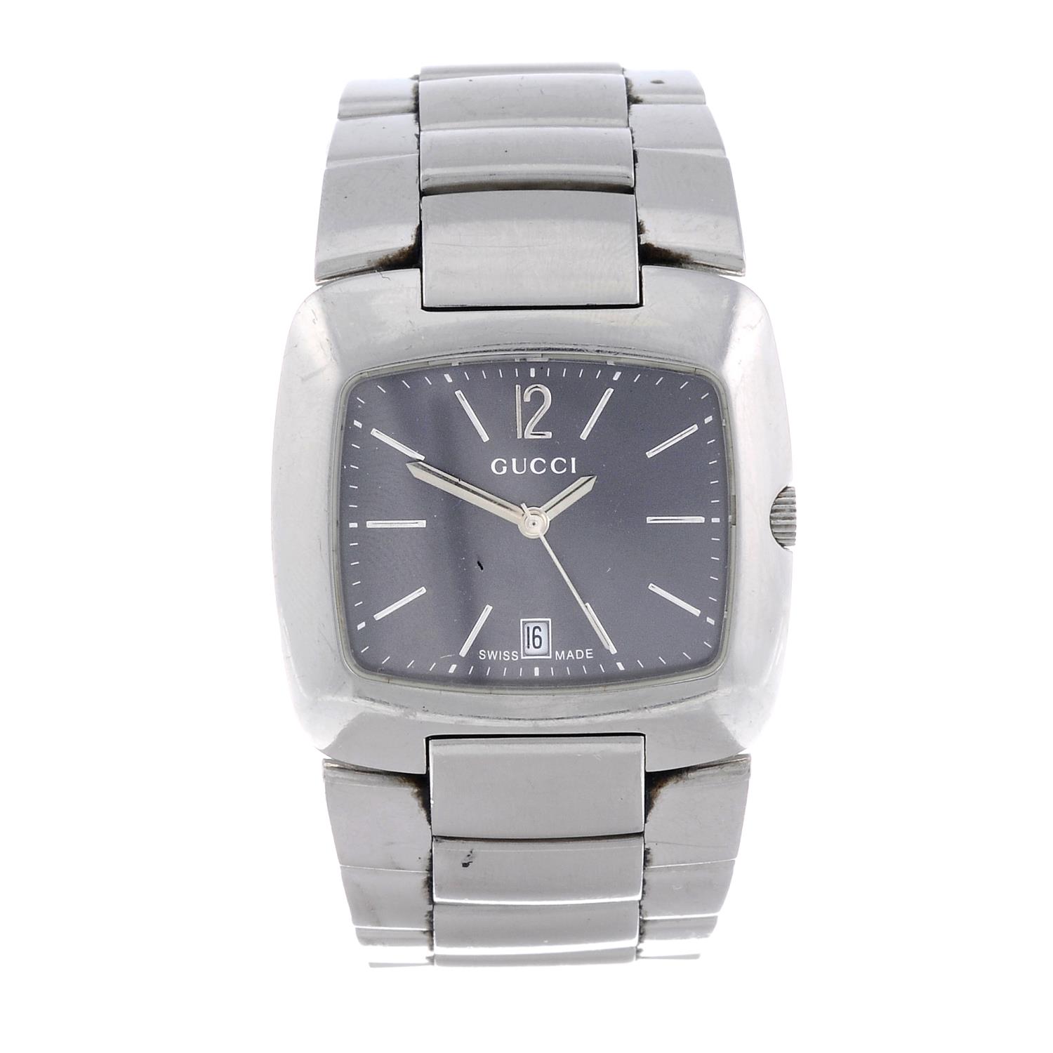 GUCCI - a gentleman's 8500M bracelet watch. Stainless steel case ...