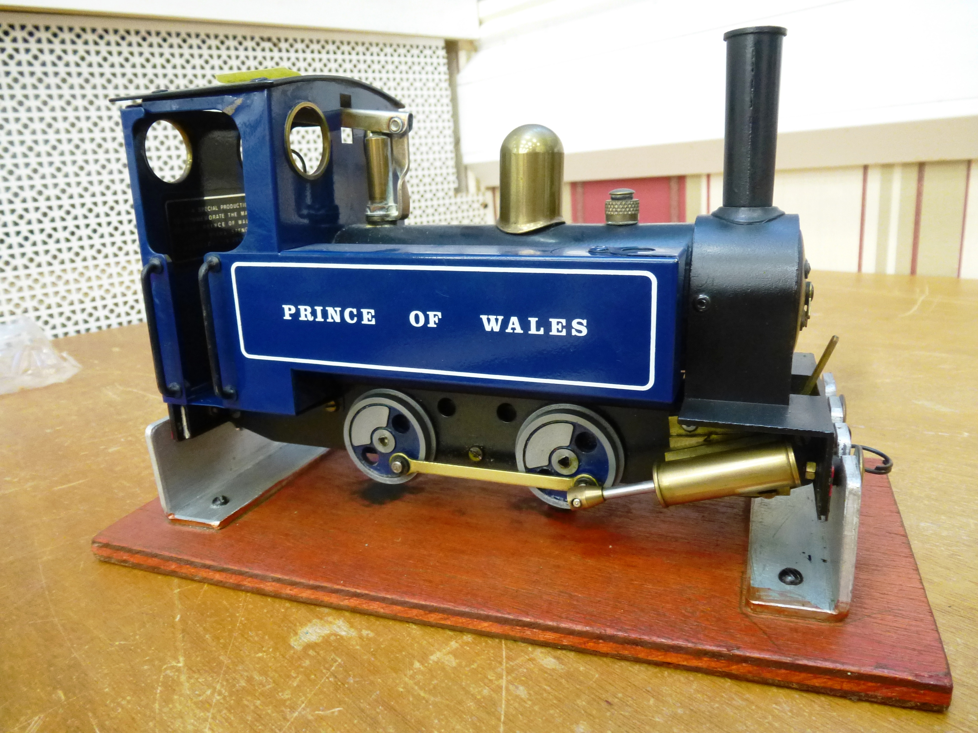 MAMOD PRINCE OF WALES 0 GAUGE LOCO ON STAND