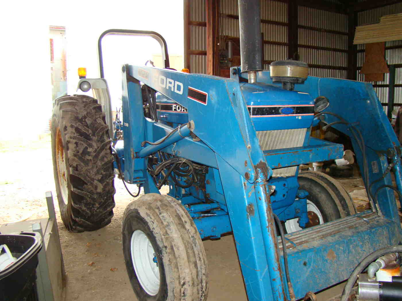 1990 Ford 7610 diesel utility tractor, 2wd, 2,080 hrs, 7210 loader w ...