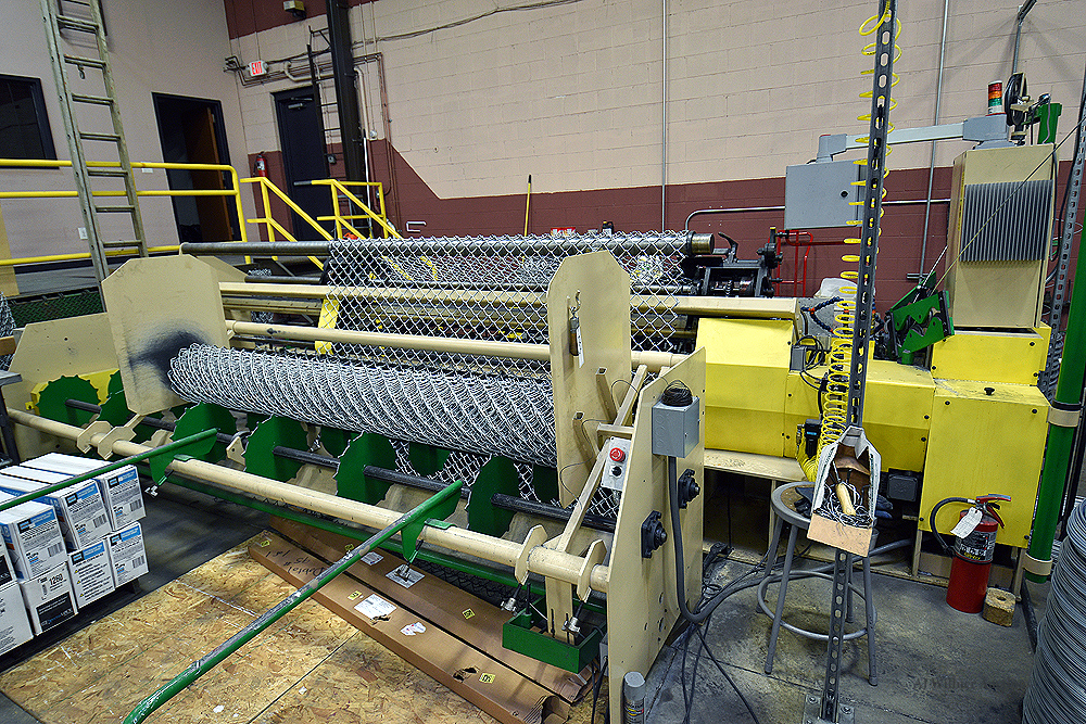 Bergandi 12' Chain Link Weaving Machine, s/n 2208ZF120436 w/Standard ...