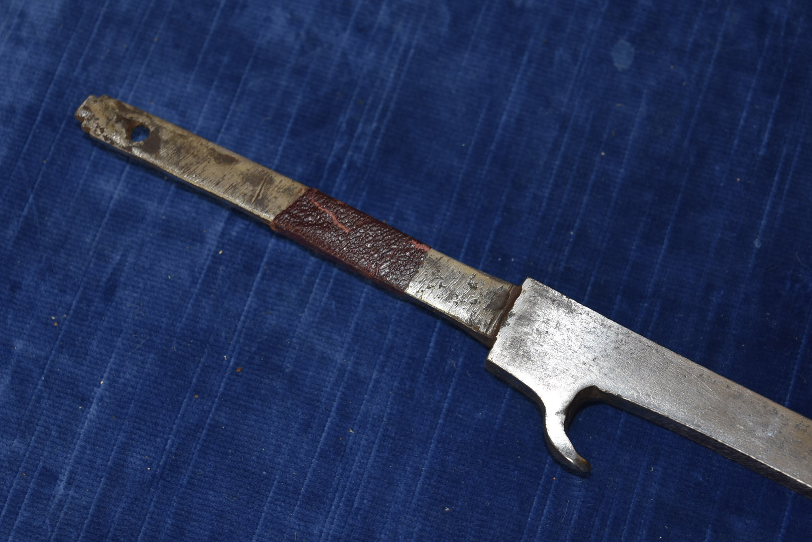 A Japanese Kabutowari or Hachiwara armour piercing dagger, with carved ...