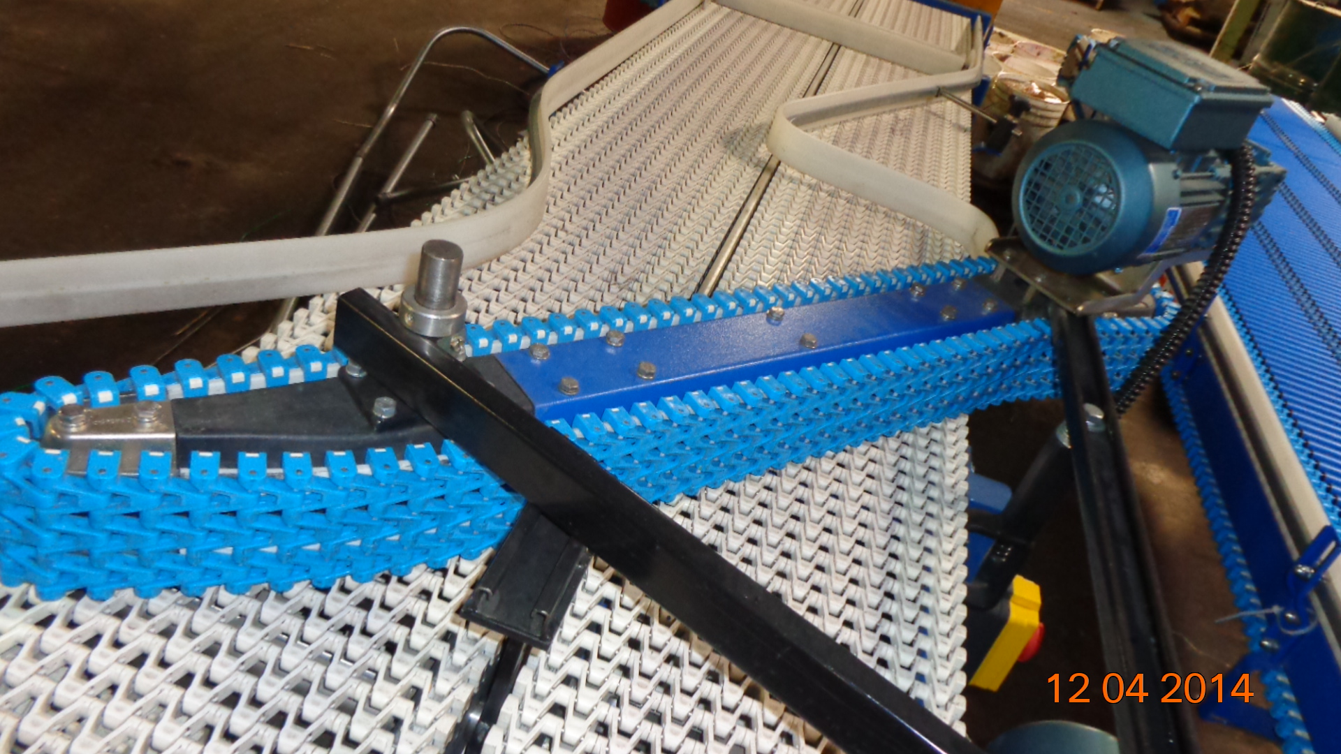 SpanTech Whisper Trax |Dual Belt Conveyor with Powered Diverter, SEW ...