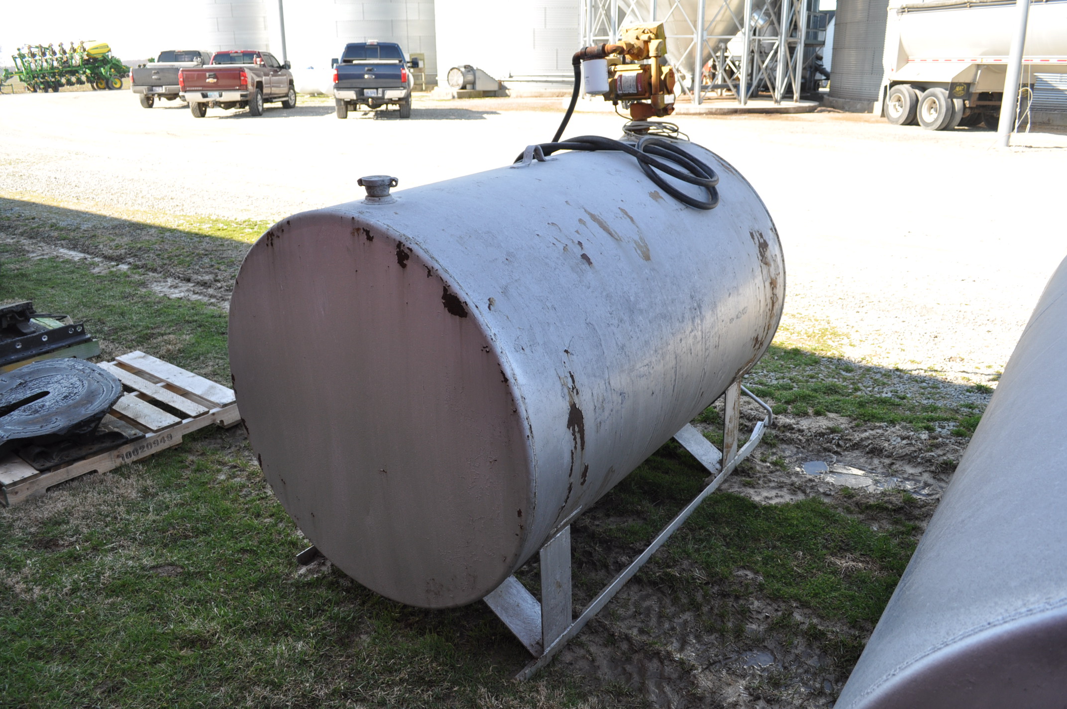 550 gallon steel fuel tank