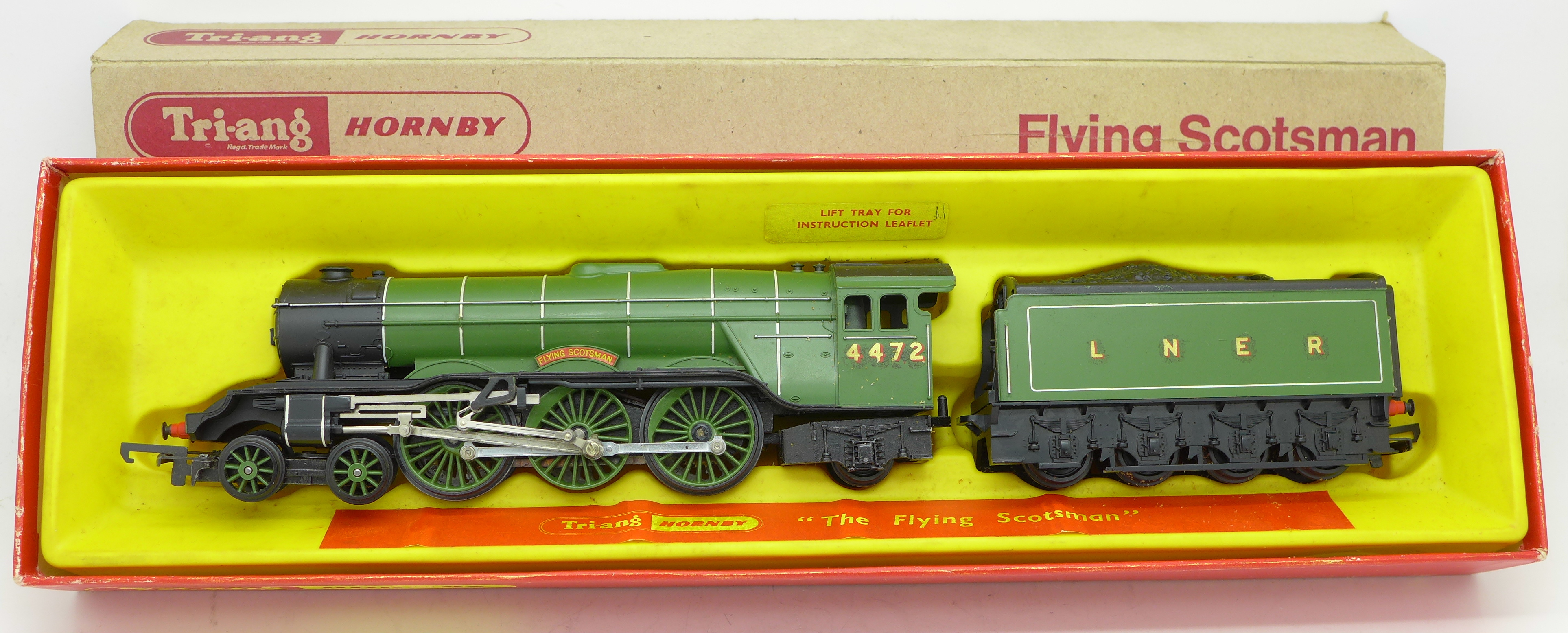 A Hornby Tri-ang R855 Flying Scotsman locomotive, with Special Corridor ...