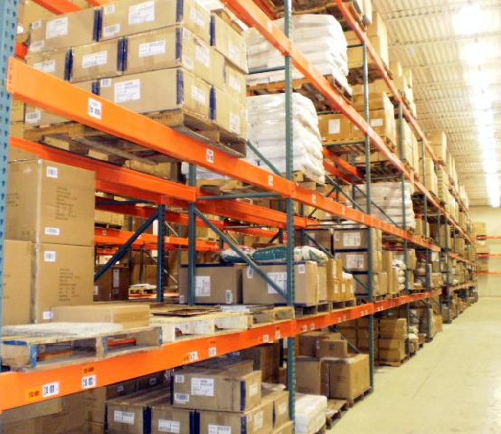 Pallet Rack (Double Row)-18' H X 12'W X 42", 28 Uprights, 196 Beams Est ...