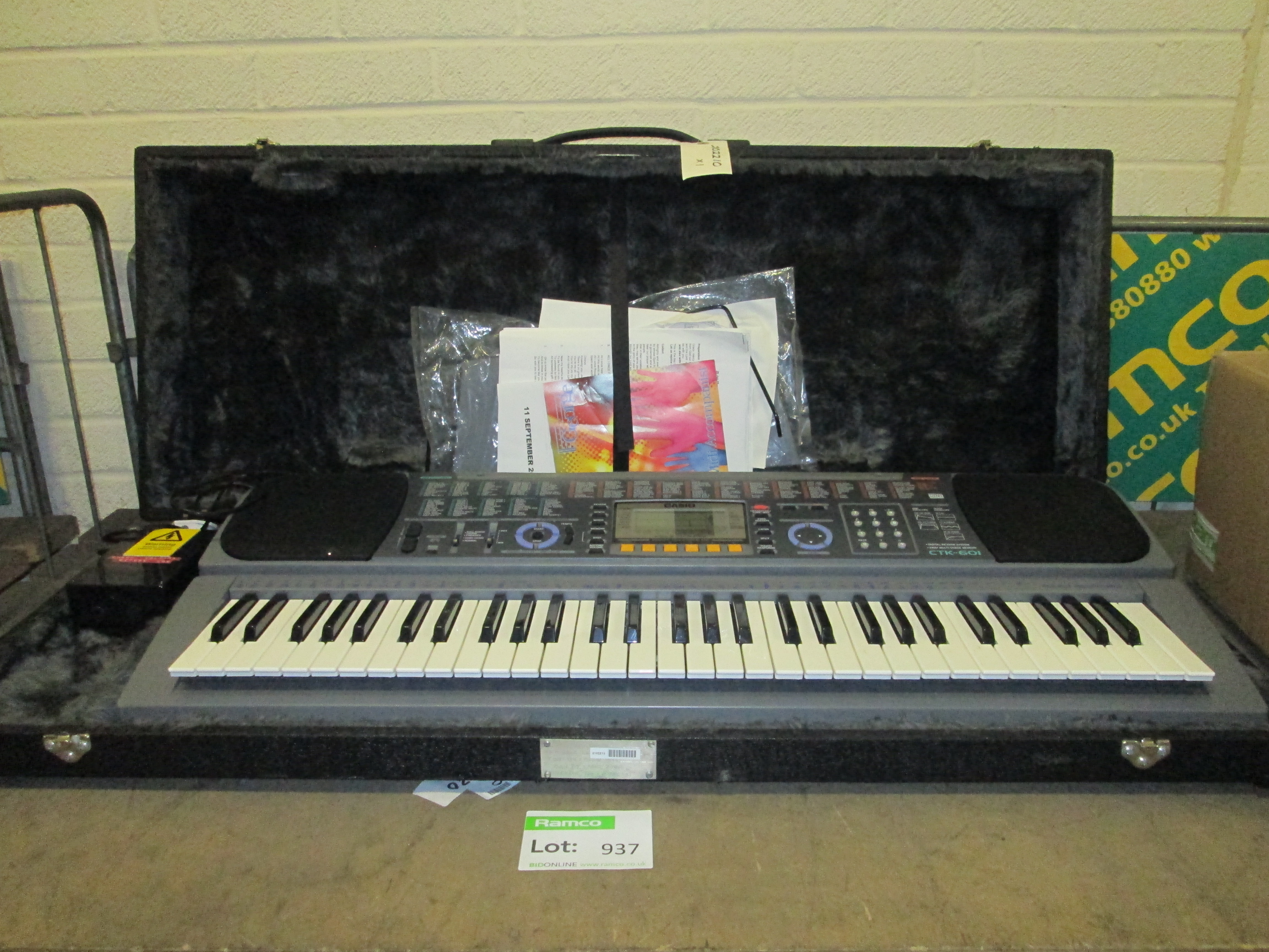 Casio CTK-601 - Electronic Organ