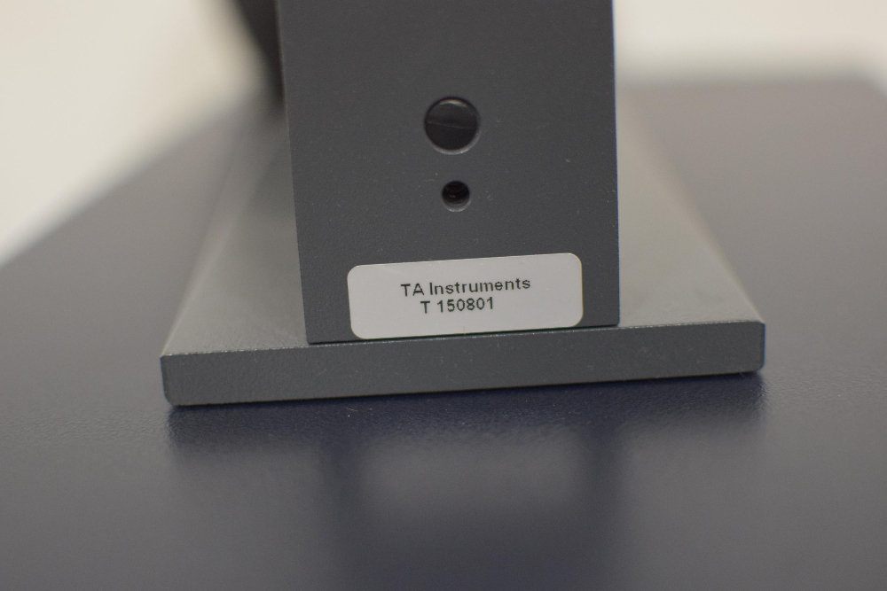 TA Instruments DSC Q2000 Differential Scanning Calorimeter, SN: 2000 ...