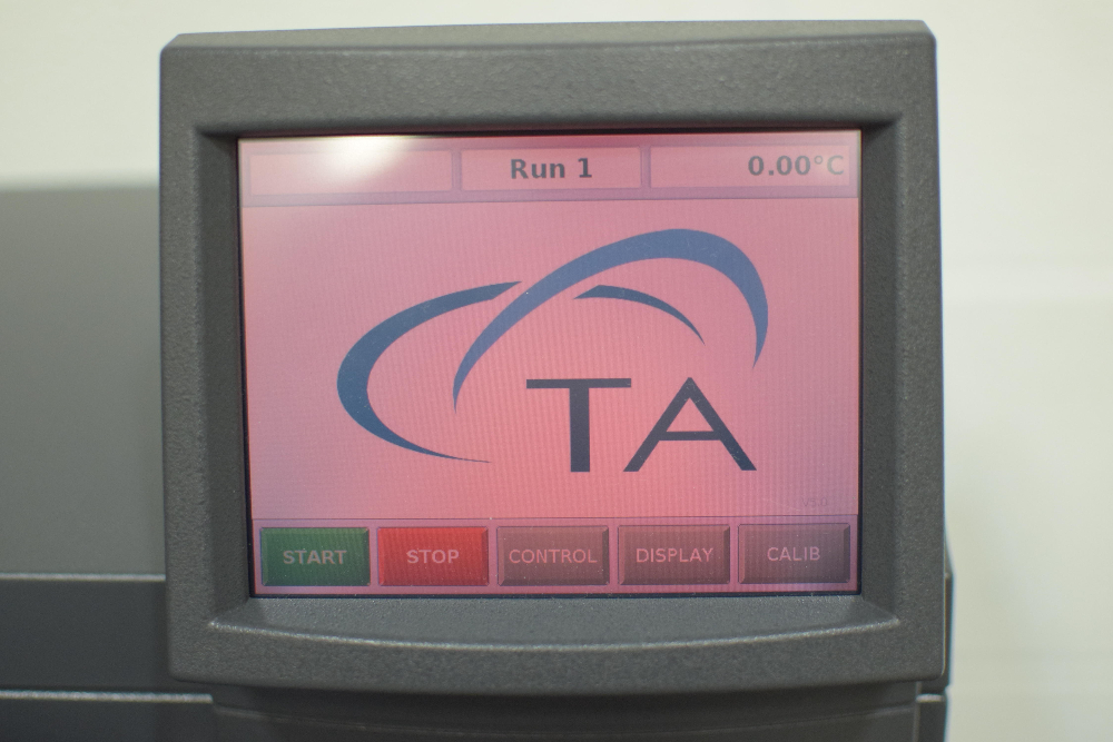 TA Instruments DSC Q2000 Differential Scanning Calorimeter, SN: 2000 ...