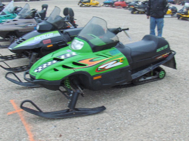 2000 ARCTIC CAT 440 Z 4UF00SNW8YT131186 snowmobile, owner started at ...
