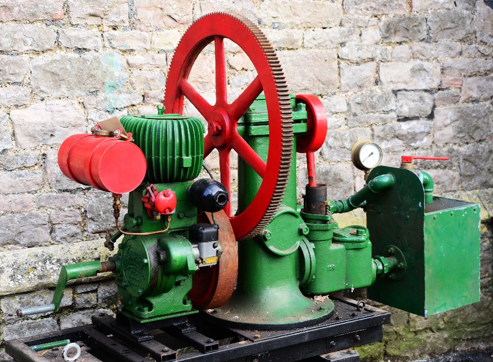 A Wolseley stationary engine/water pump type WDII, 1.5 hp, 700 rpm ...