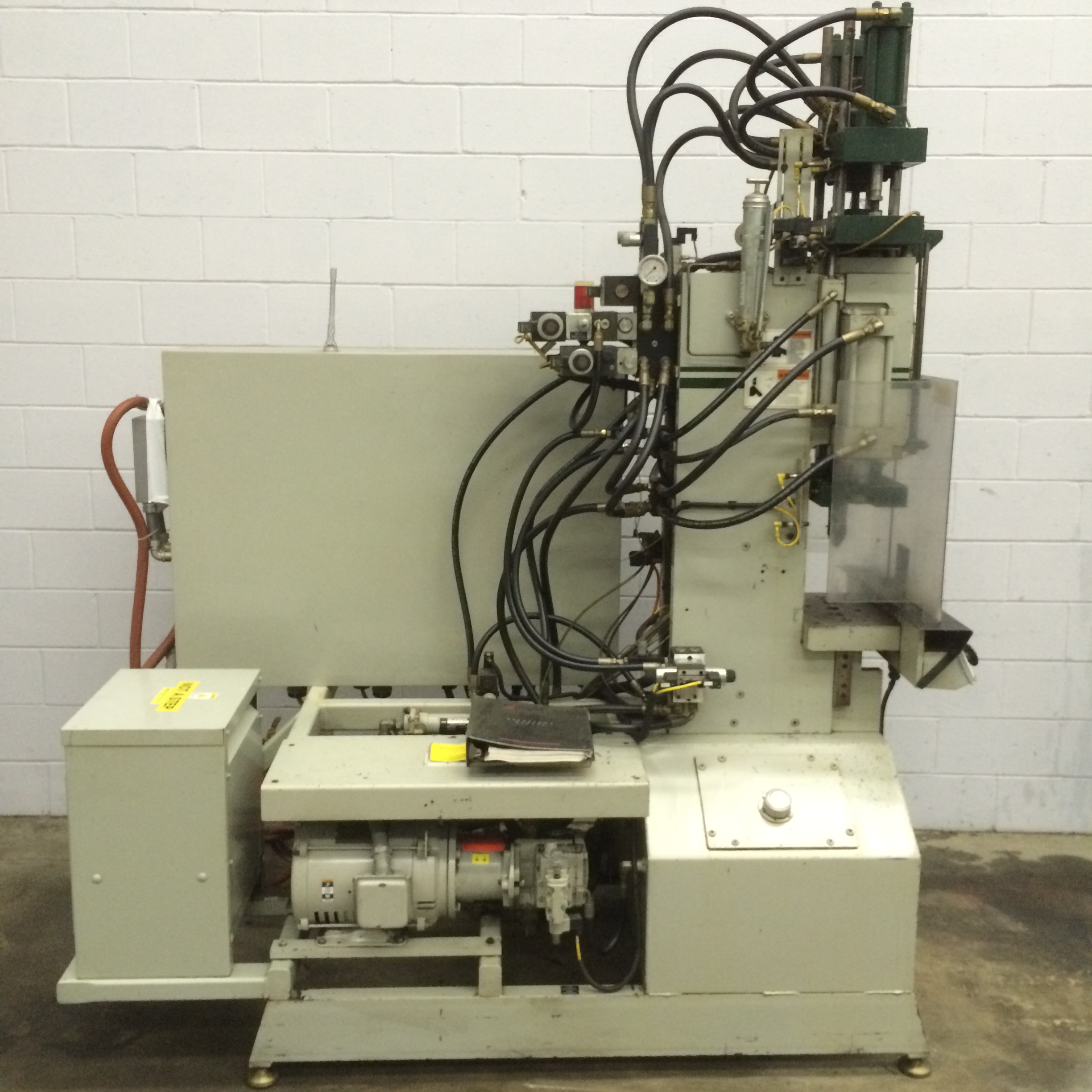 10 Ton, 0.98 oz. AUTOJECTOR Single-Station Vertical Injection Molding ...