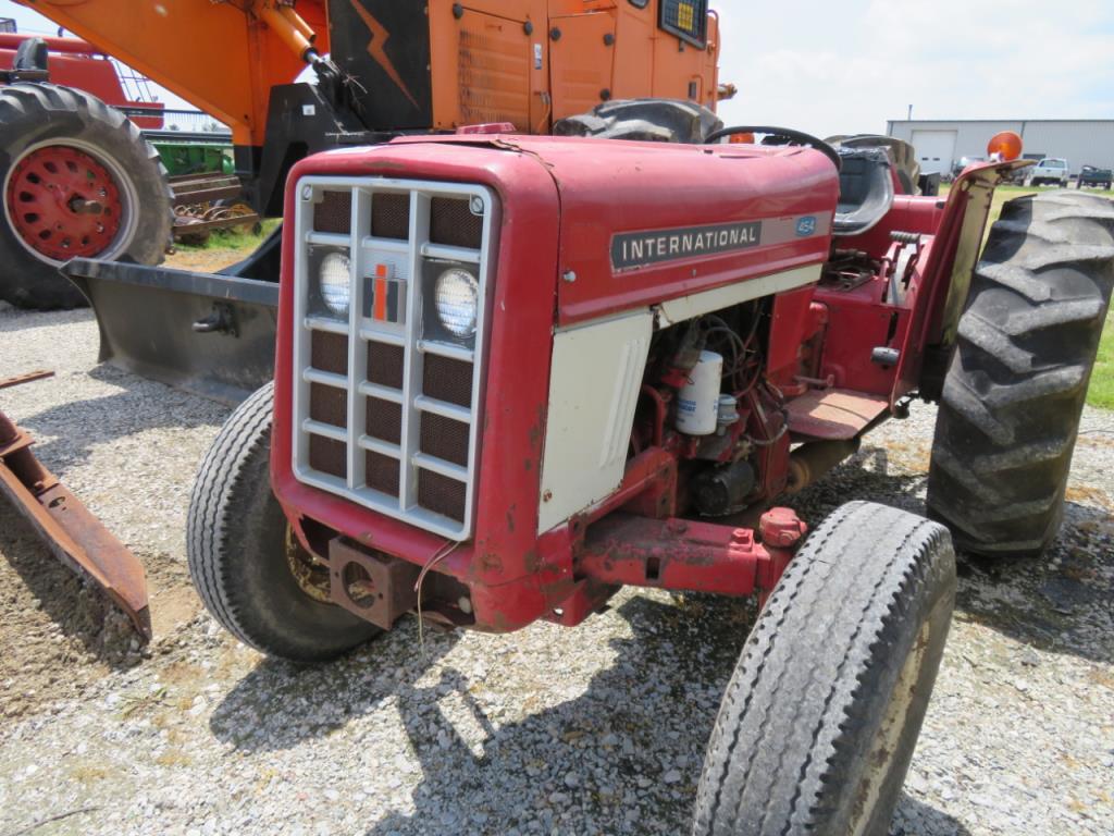 IH 454 tractor