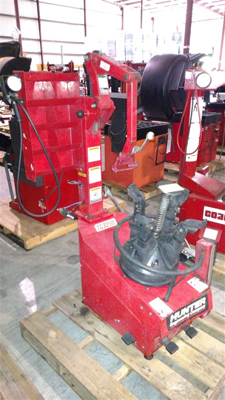 Hunter TC3250 Tire Changer