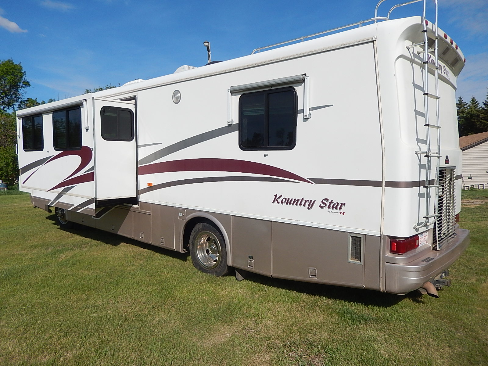 2000 Newmar Kountry Star 35 ft. Class “A” motorhome, 87,834 km., 1 ...