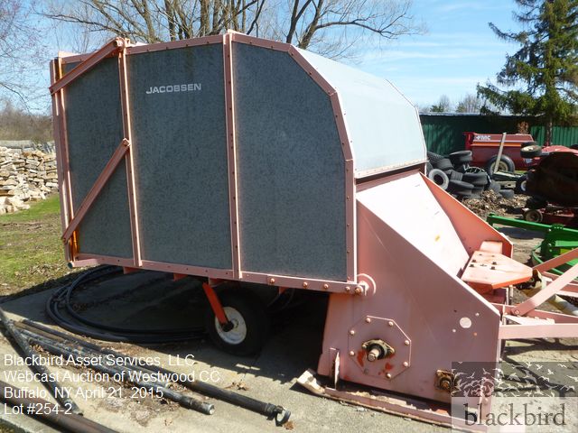 Jacobsen 720 sweeper, 3 point hitch, PTO, 60" sweep chamber, rear ...