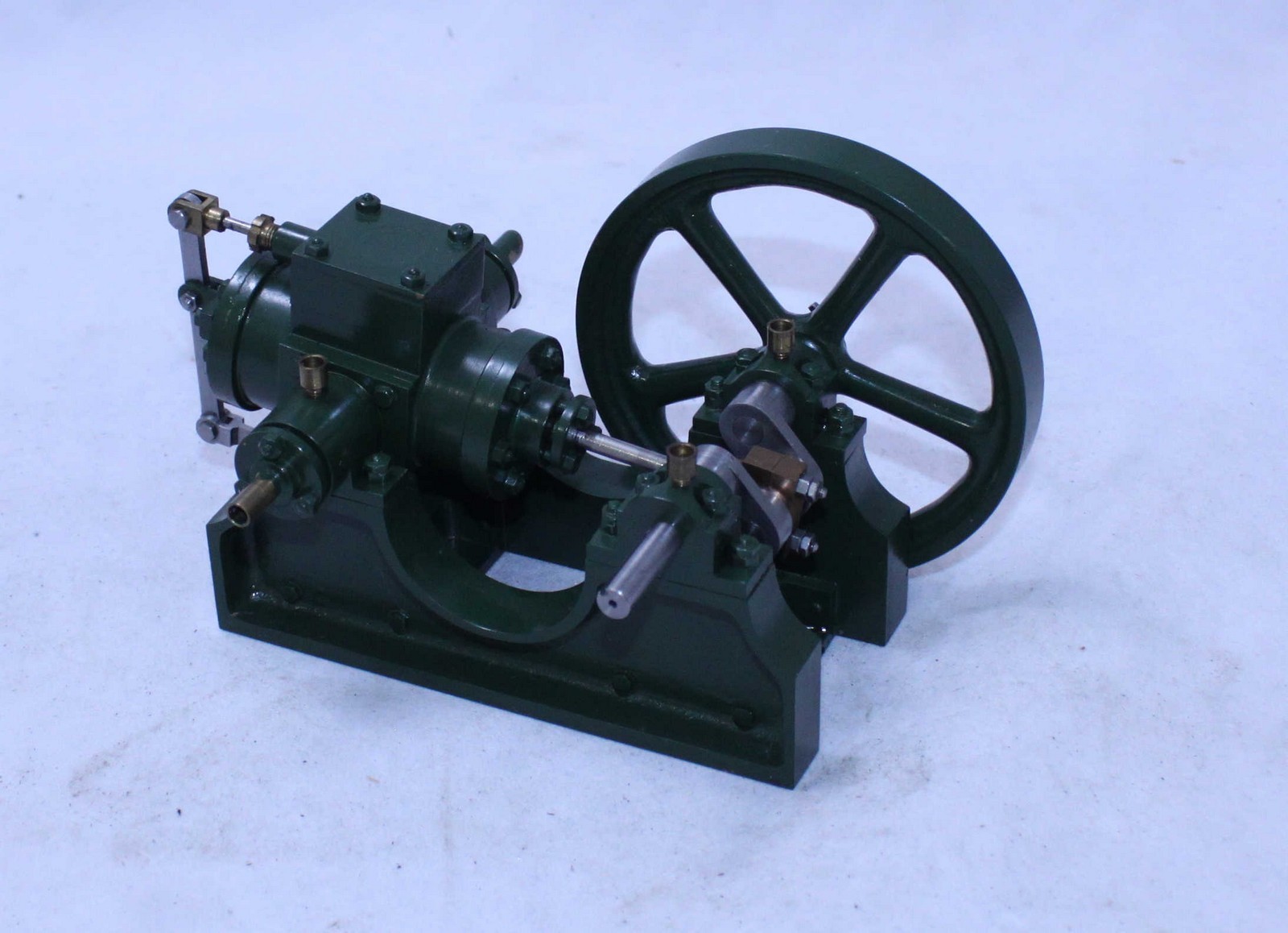 A well-engineered single-cylinder oscillating horizontal steam engine ...