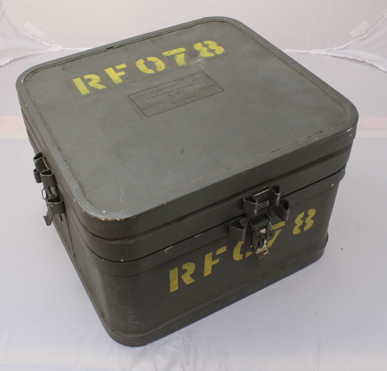 A US Army portable Weather Station 'Meteorological Measuring Set ...