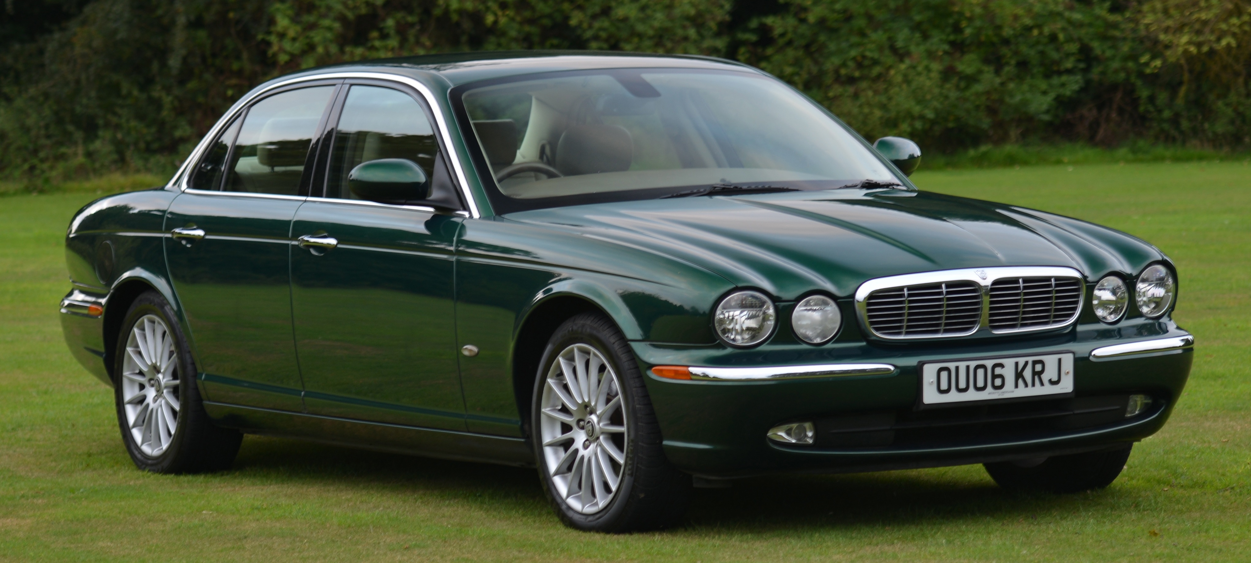 2006 Jaguar XJ6 Sovereign 2.7 V6 TDVi Executive Finished in deep ...