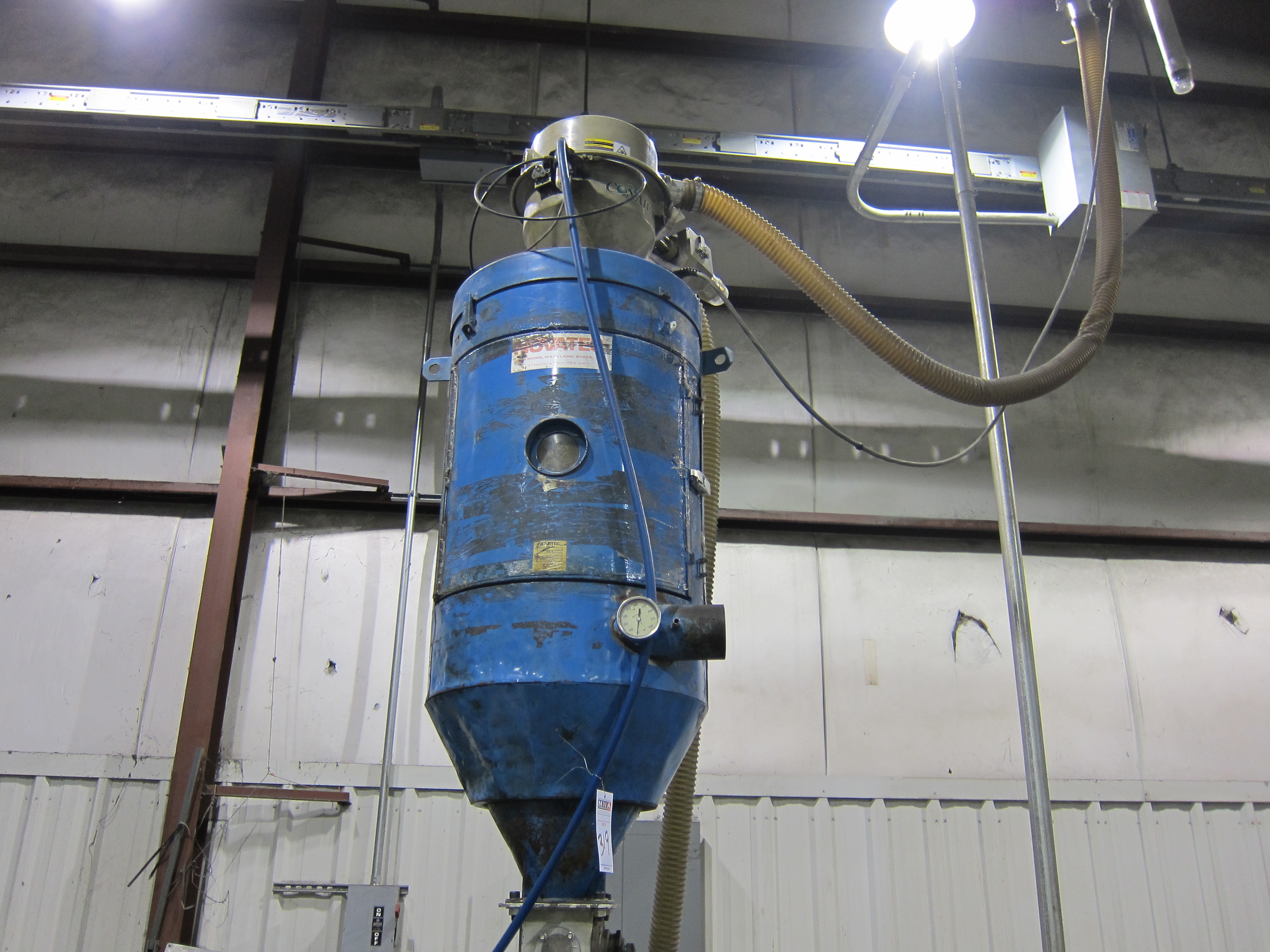 NOVATEC HOPPER DRYER WITH LOADER