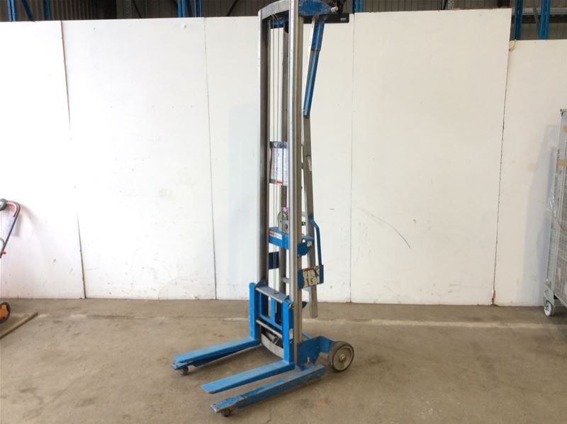 {065851} GENIE LIFT GL12 LIFTER/STACKER AND LADDER - 159KG Appraisal ...