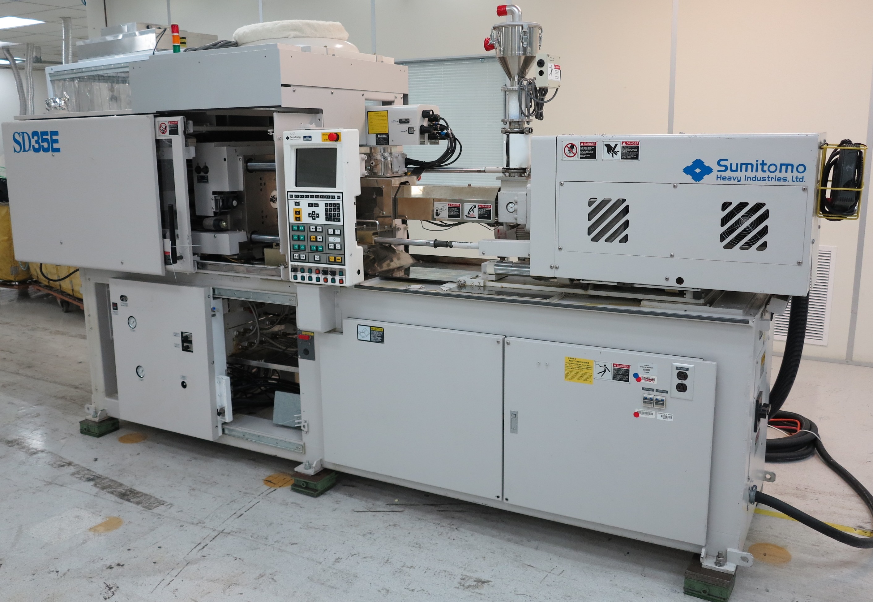 35 Ton, 1.04 oz. SUMITOMO Electric Injection Molding Machine | Model ...