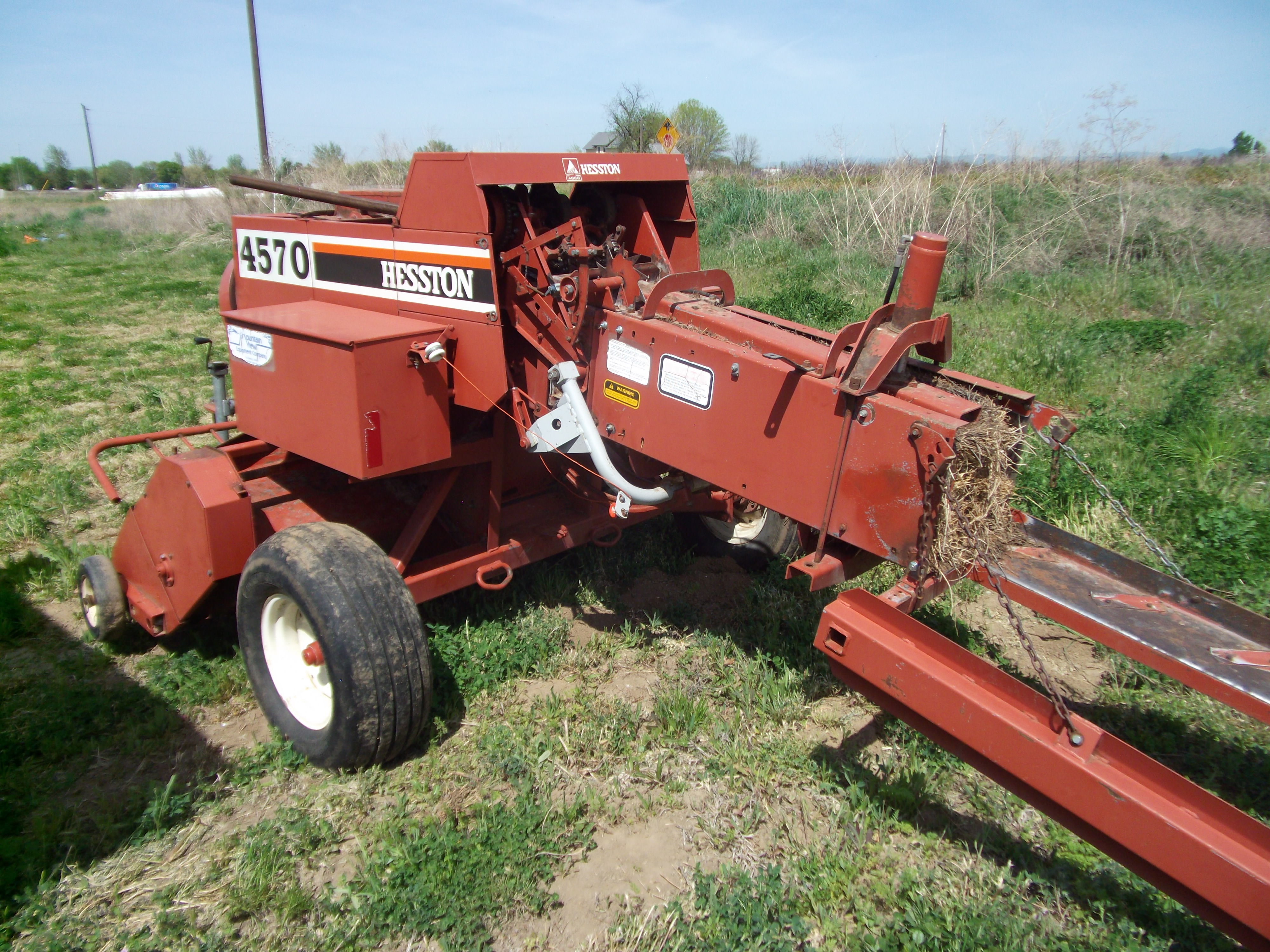 Hesston 4570 PTO inline baler