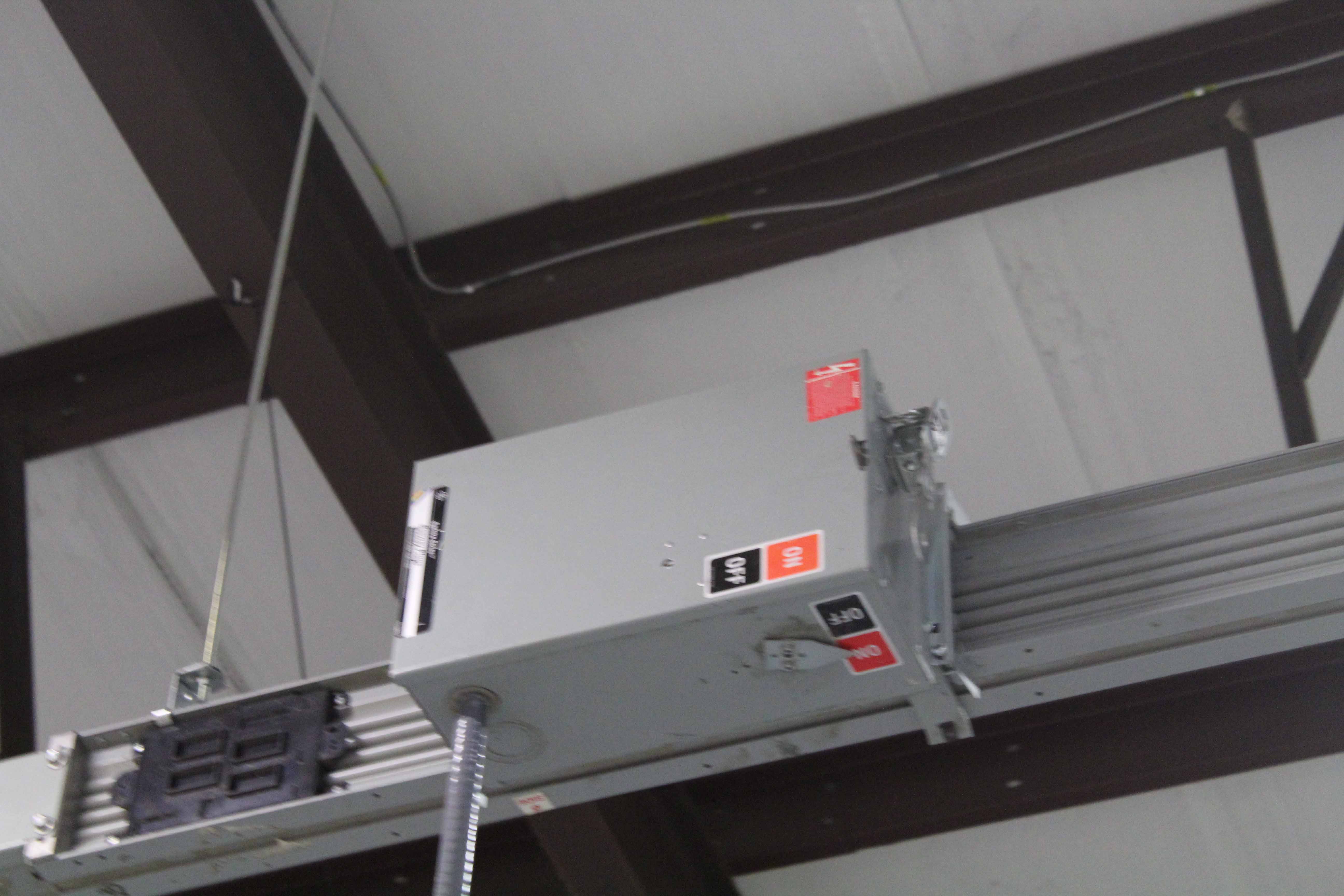 { Group of lots: 49A, 50A } } DISCONNECT BOX BUS BARS, CUTLER HAMMER ...