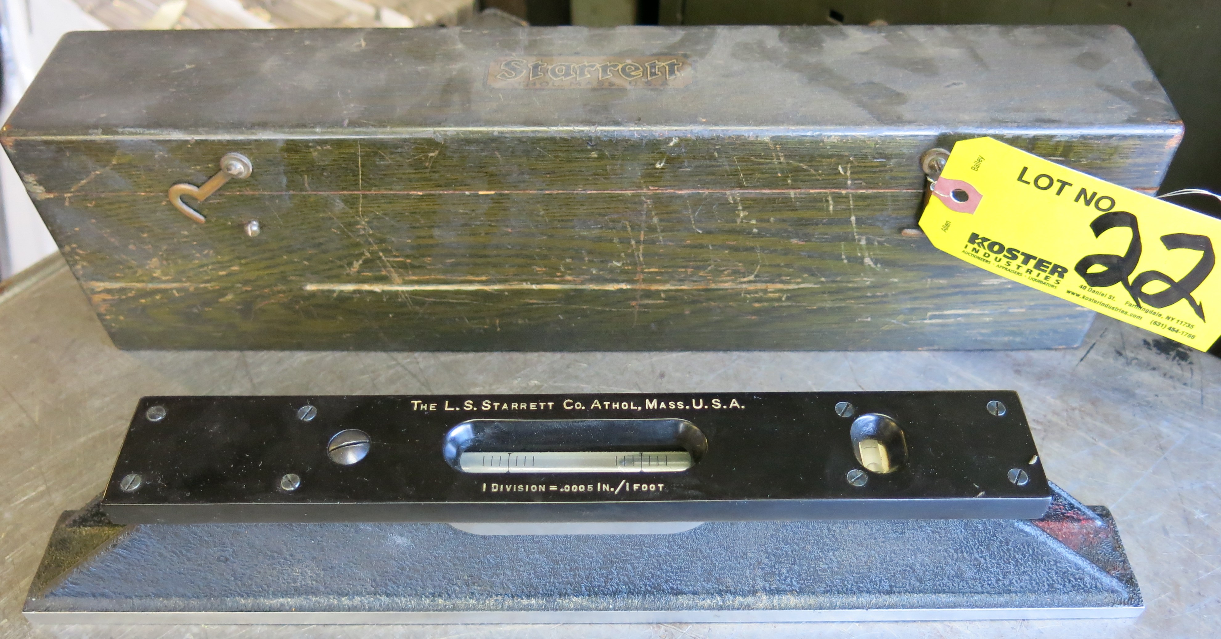 (1) LS STARRETT PRECISION MACHINIST LEVEL WITH CASE