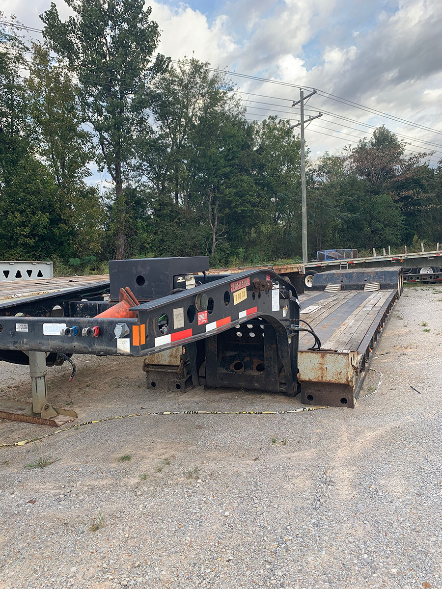 { Choice of lots: 195, 196 } 2008 FONTAINE RENEGADE LXTN RGN EXTENDABLE ...