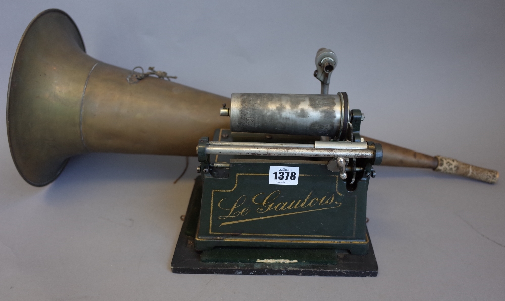 A French 'Le Gaulois' phonograph with large brass horn and a quantity ...