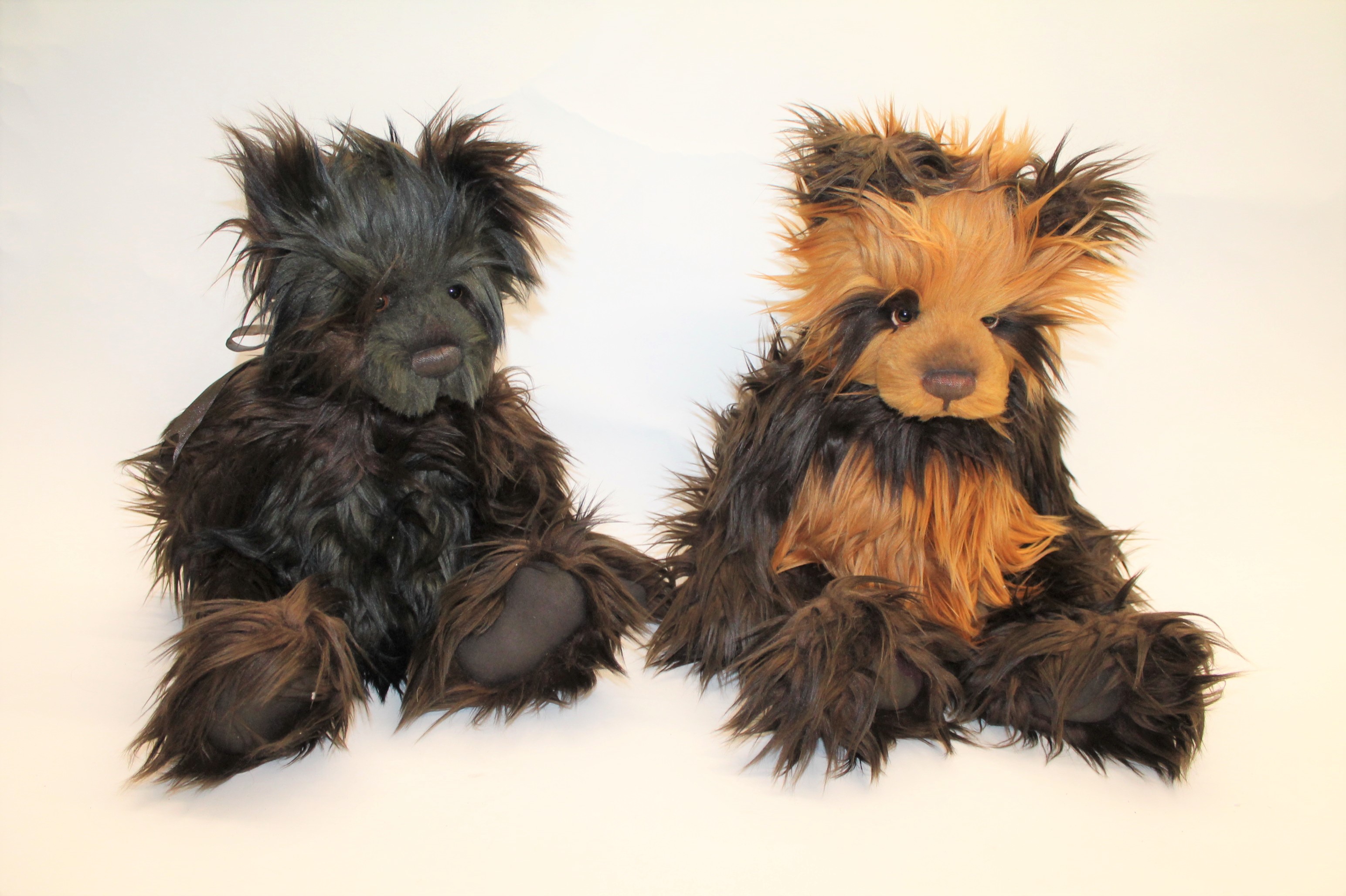 CHARLIE BEARS 6 various Charlie Bears of varying sizes, each with a ...