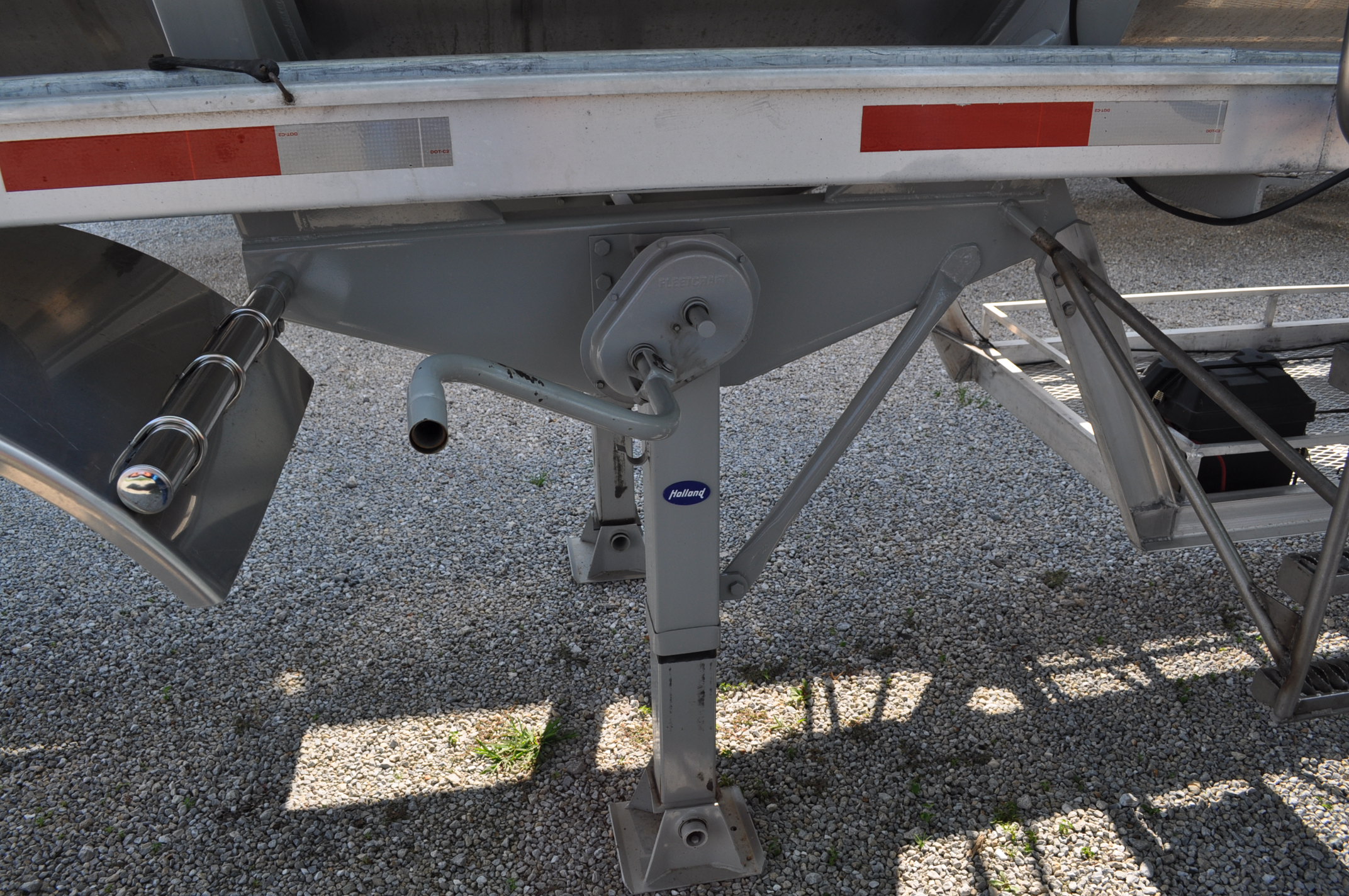 36ft 1982 6000 gal single wall SS tank trailer, baffles, spring ride ...