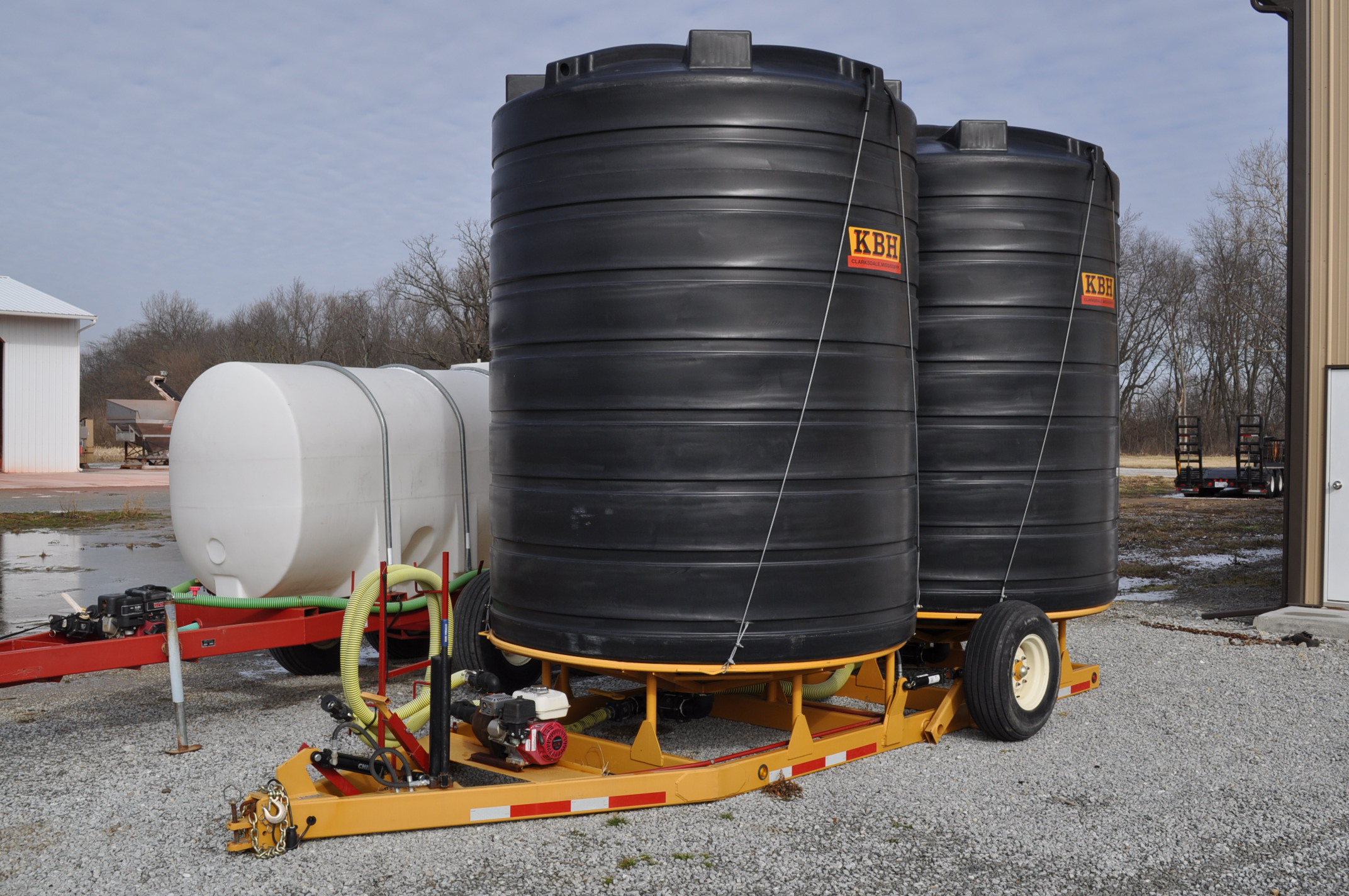 KBH 5000 gal mobile liquid fertilizer storage, hyd raise and lower ...