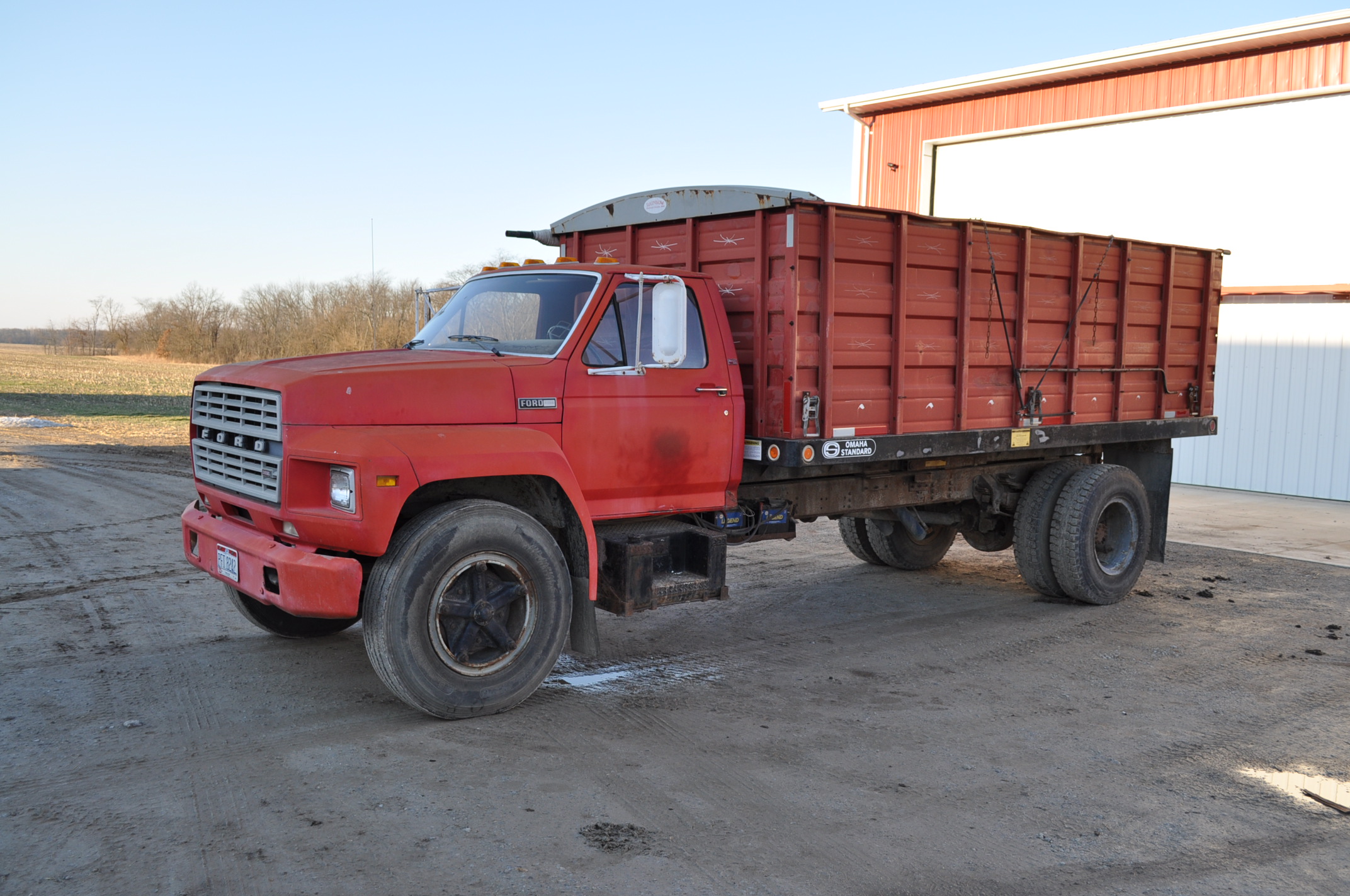 1980 Ford F700 grain truck, hyd dump, GM 8.2L diesel, 5+2 speed, PTO ...