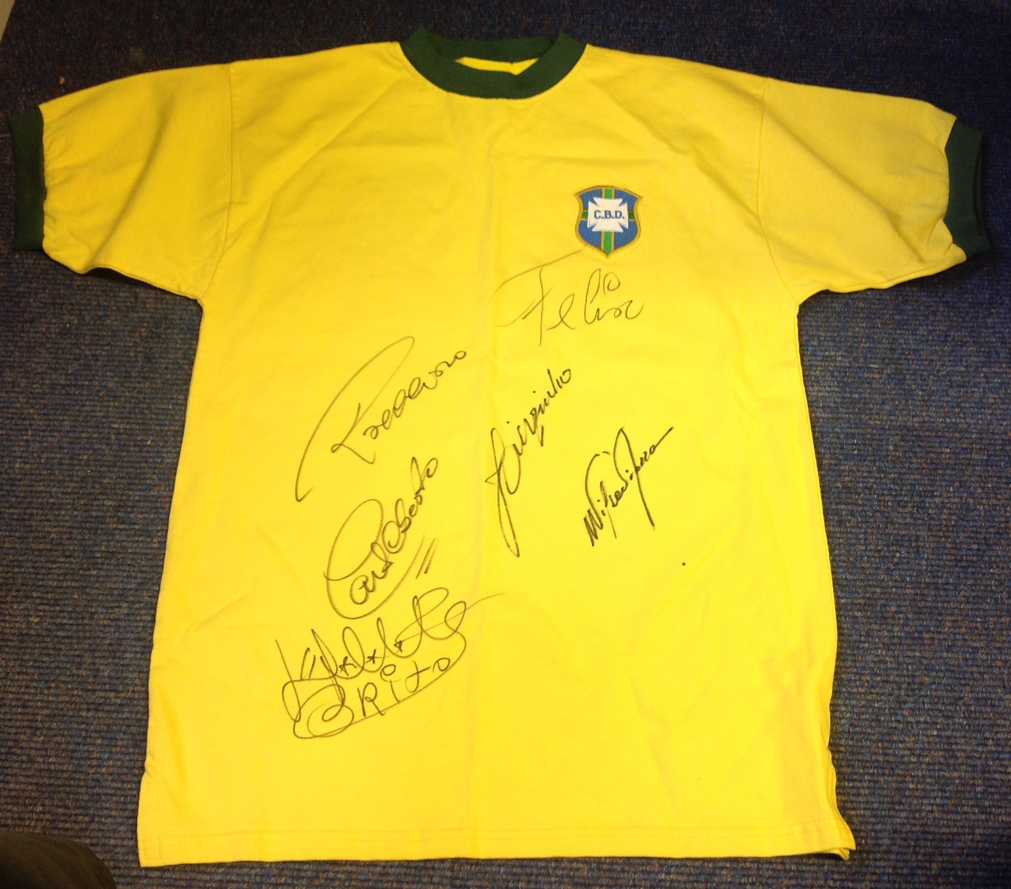 Brazil Shirt signed 1970 replica shirt signed by 6 members of the 1970 ...