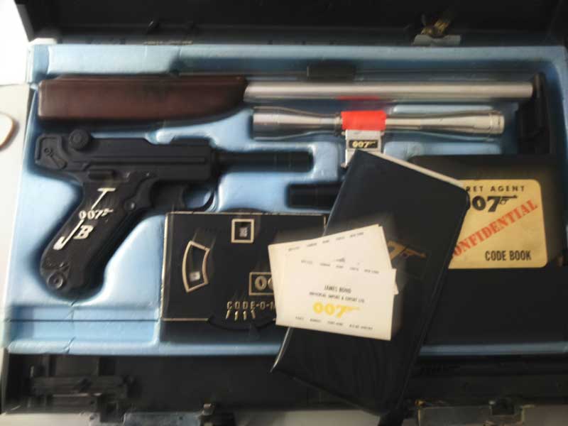 James Bond 007 secret agent briefcase. Filled with replica toy guns ...