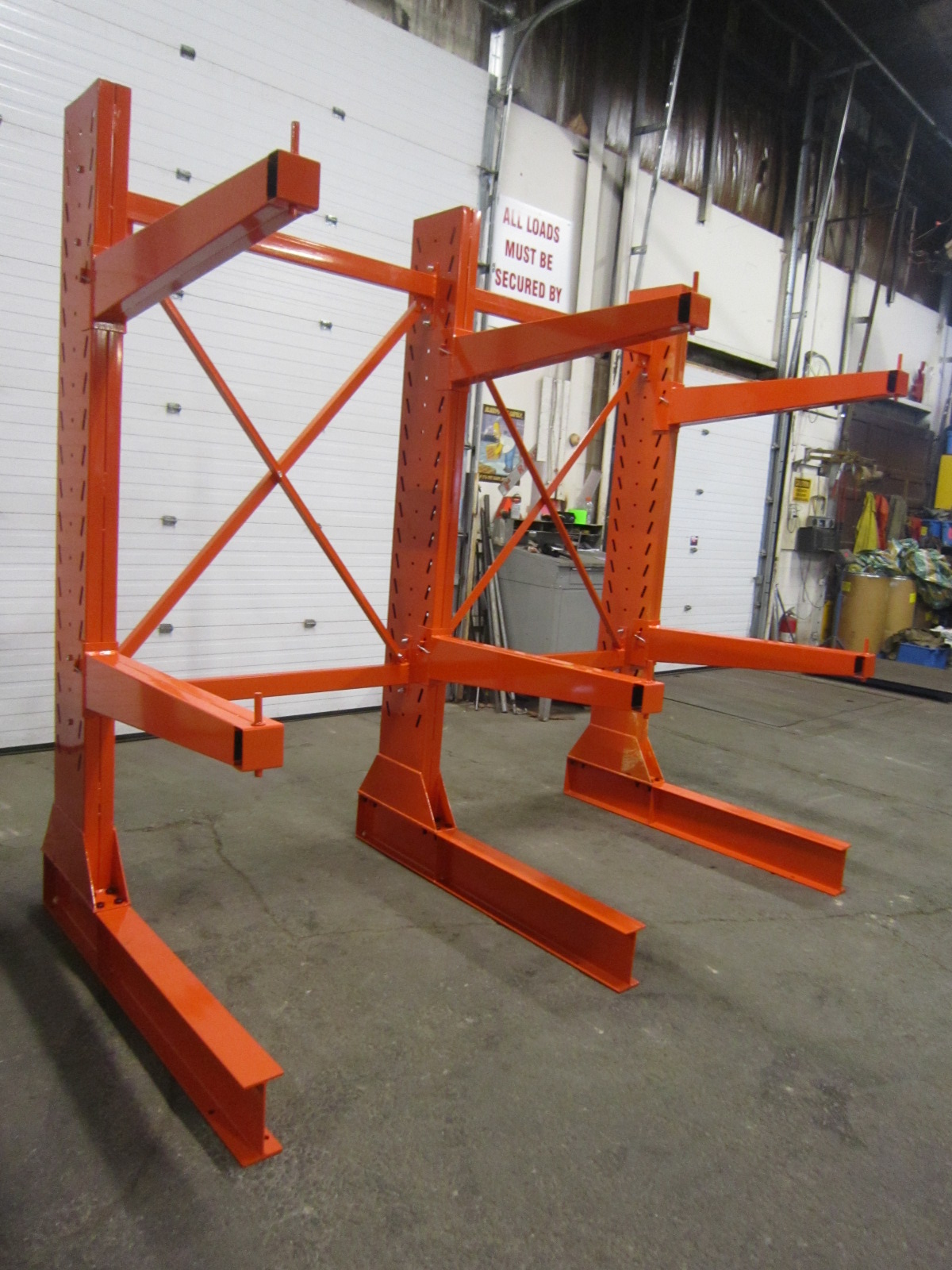 Lot of Heavy Duty Cantilever Racking - 3 full sections complete with ...