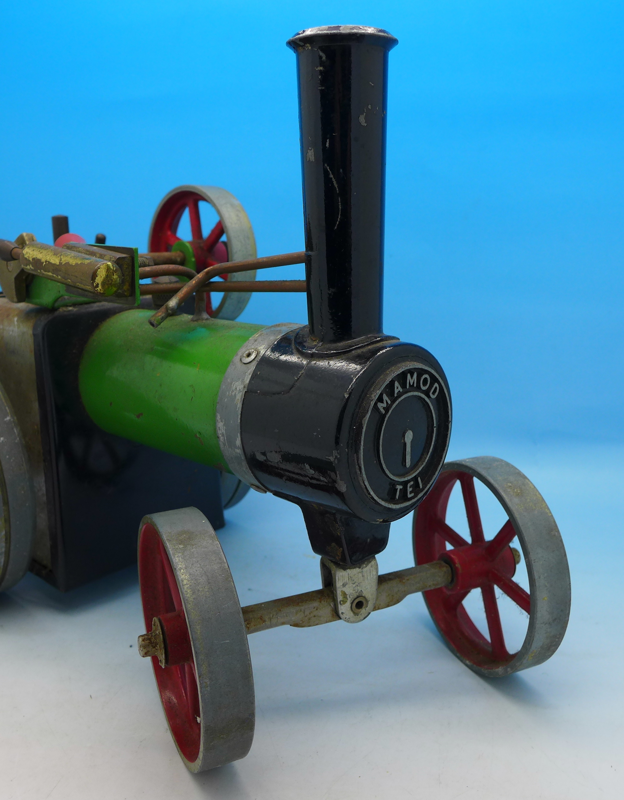 A Mamod TE1 steam engine