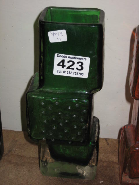 A GREEN TINTED 'DRUNKEN BRICKLAYER' GLASS VASE, 8.5", Whitefriars