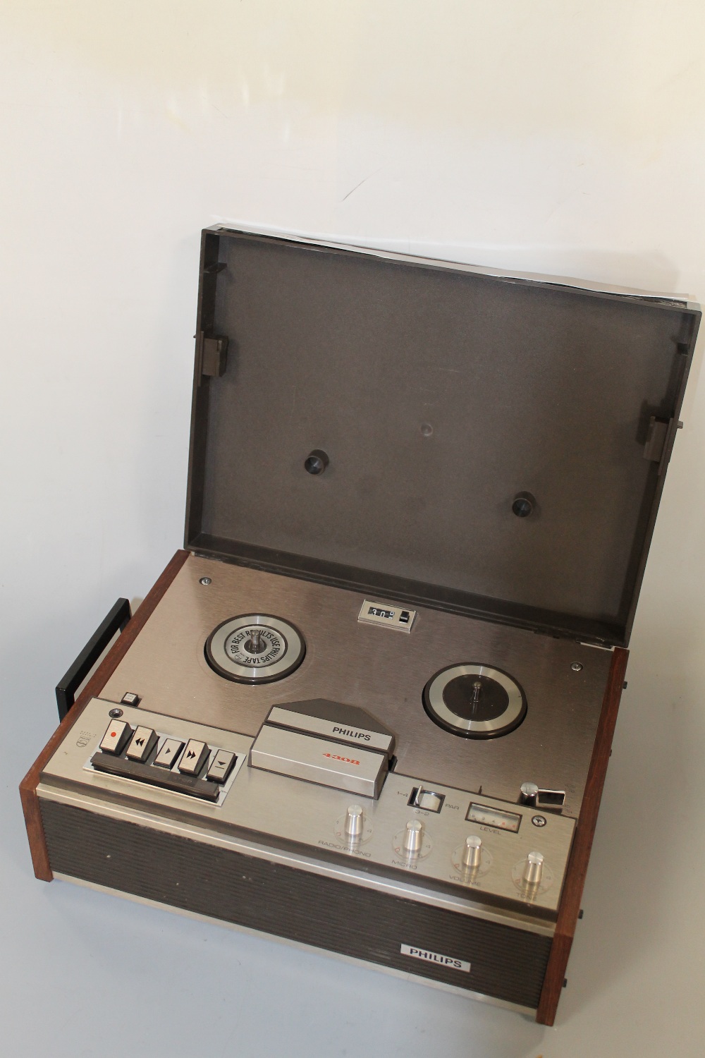 A VINTAGE PHILIPS 4308 REEL TO REEL TAPE RECORDER Buyers - for shipping ...