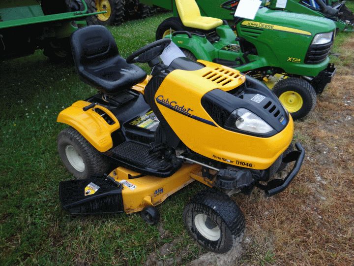 Lot: 726 -Cub Cadet i1046 Riding Mower, 2007 #56822, 300 hrs, 46" Deck ...