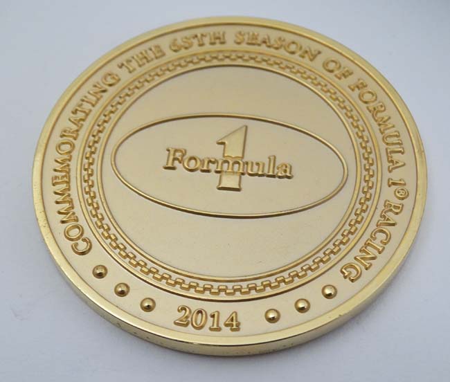 Formula 1 : A Commemorative medallion ' Commemorating the 65th Season ...