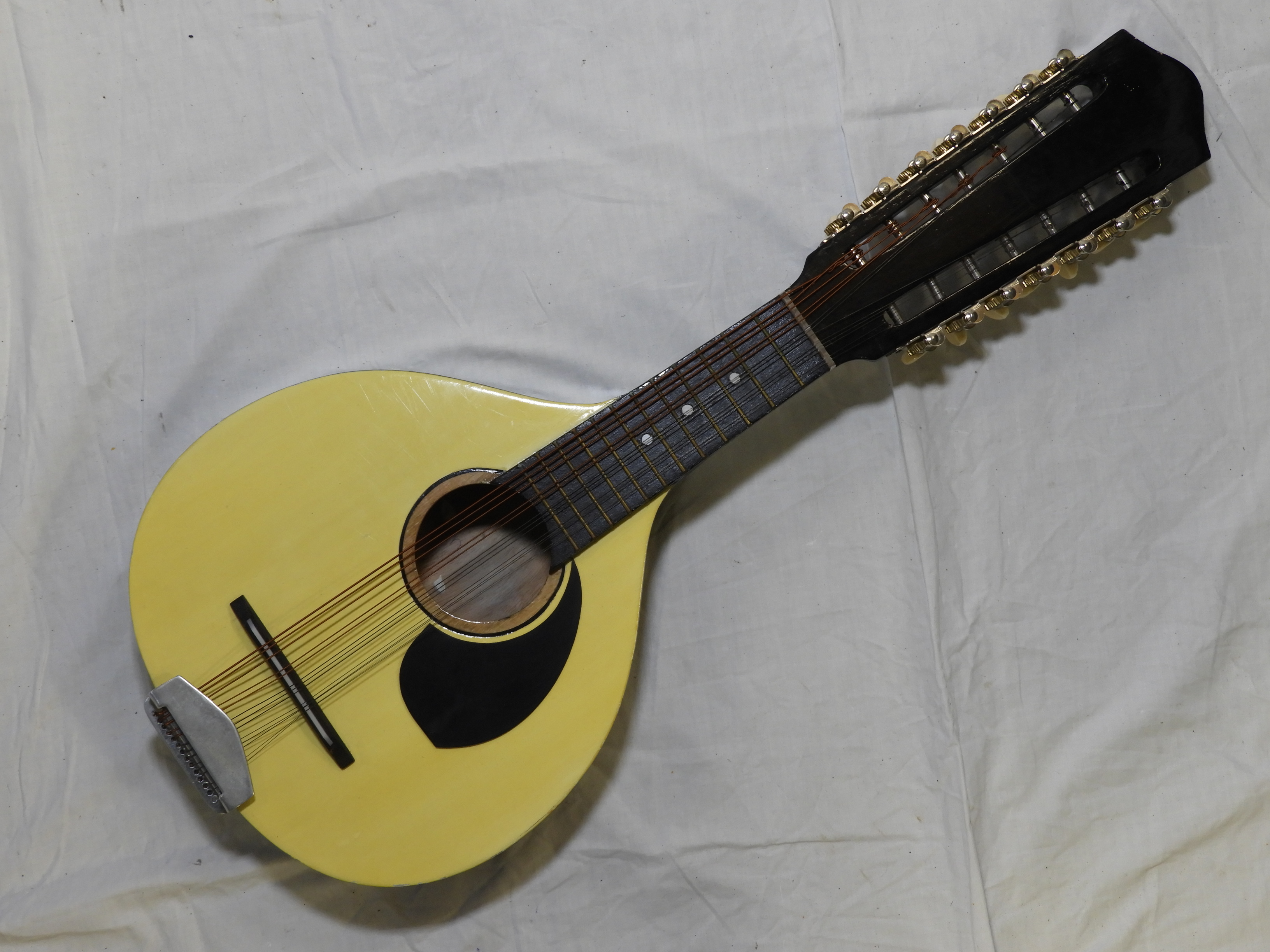 BANDURA 14 STRING INSTRUMENT
