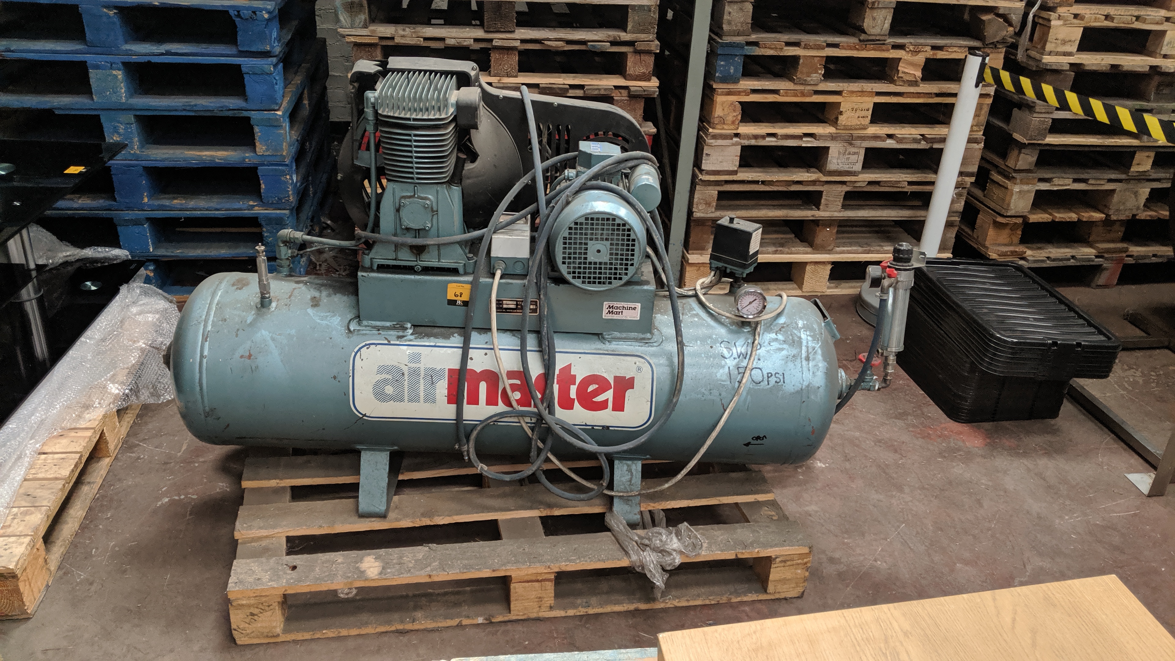 Airmaster all-in-one compressor system with built-in horizontal welded ...