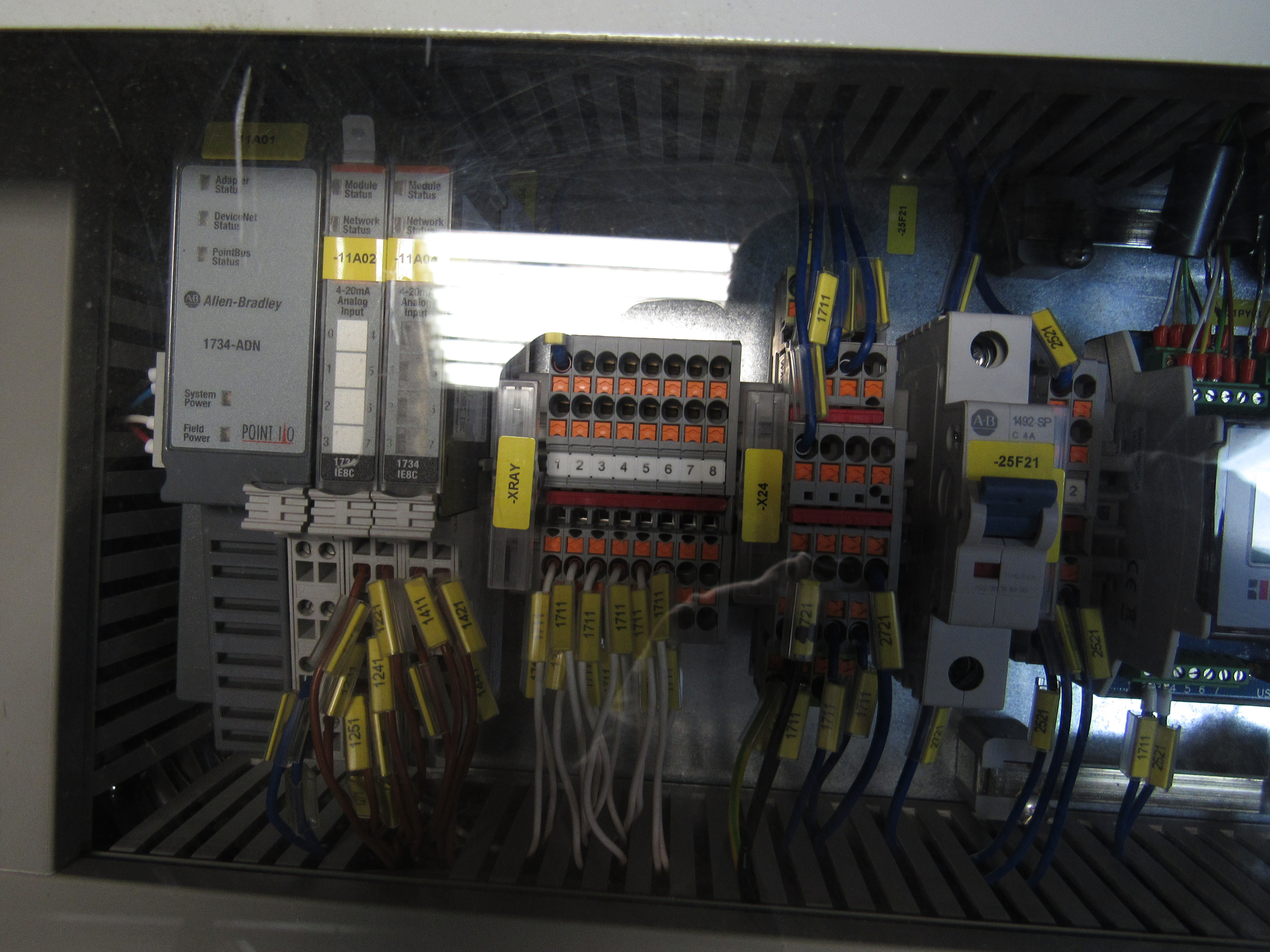 PLC CABINET WITH ALLEN BRADLEY 1734 AND RAYTEK
