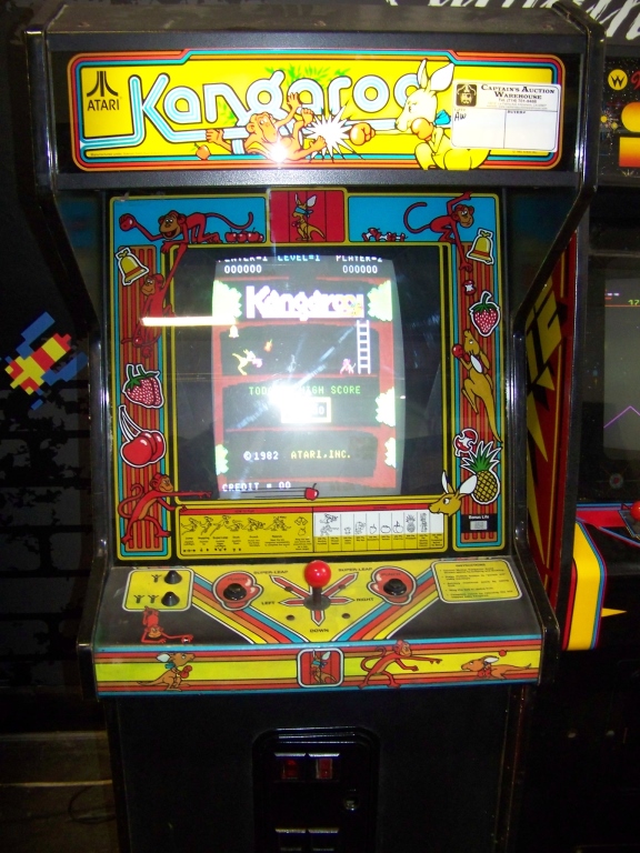 KANGAROO CLASSIC ARCADE GAME ATARI; Item is in used condition. Evidence ...